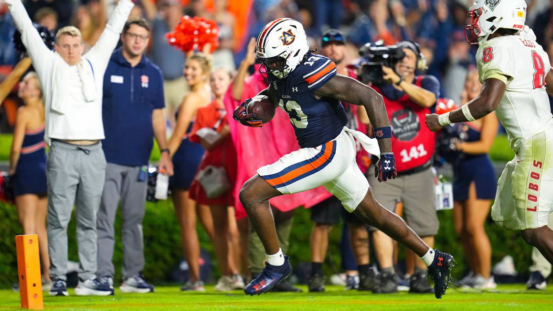 Brown throws 4 TD passes in Auburn's 45-19 Homecoming win - Auburn ...