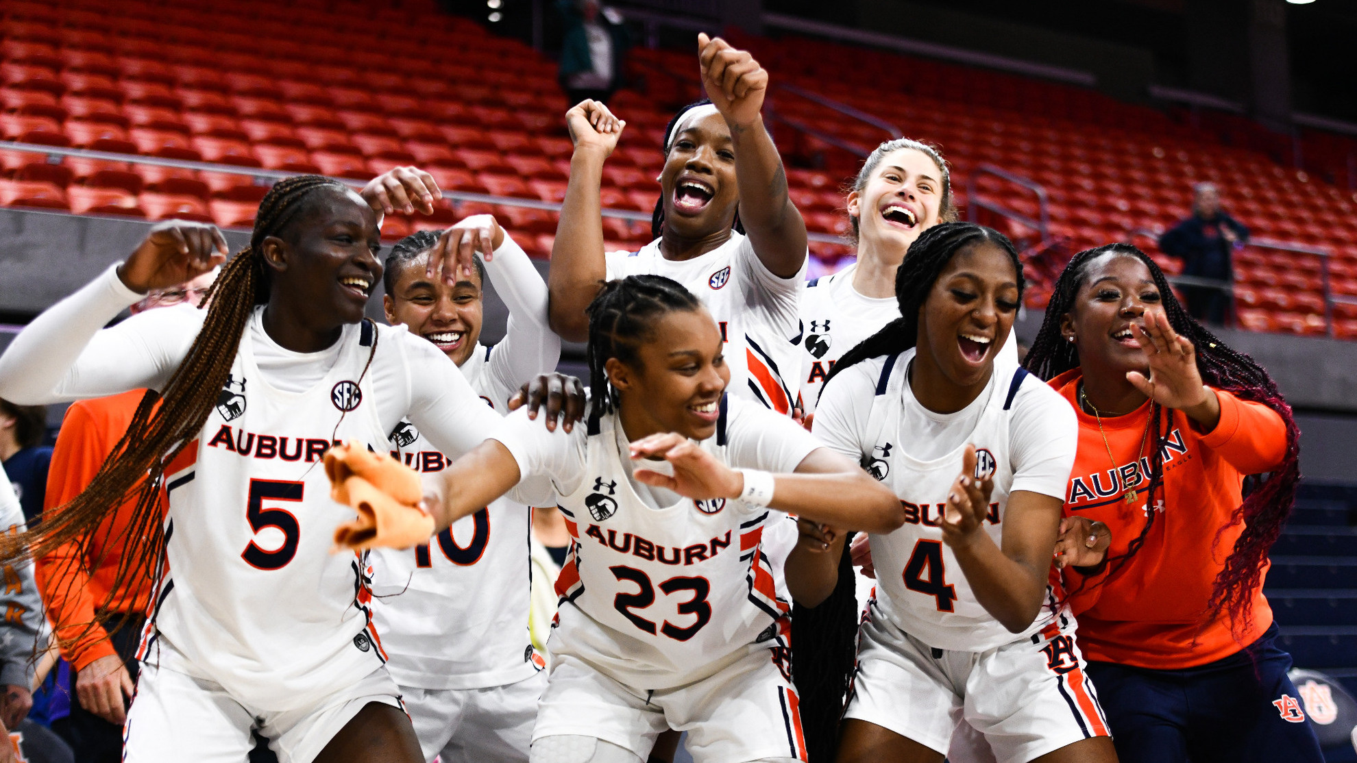 Auburn dominant in all phases in 86-46 win over UCF - Auburn Tigers ...