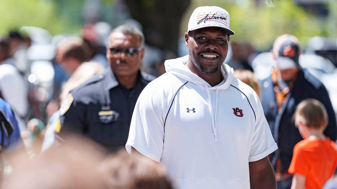 A mentor's mantle: Mike Blanc, Auburn football chaplain - Auburn Tigers - Official Athletics Website