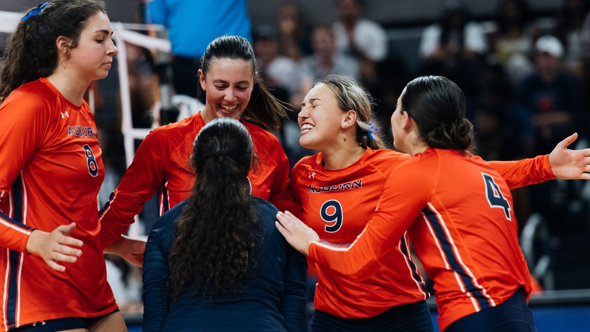 Auburn Volleyball stays perfect, sweeps Ospreys in Birmingham - Auburn Tigers - Official ...