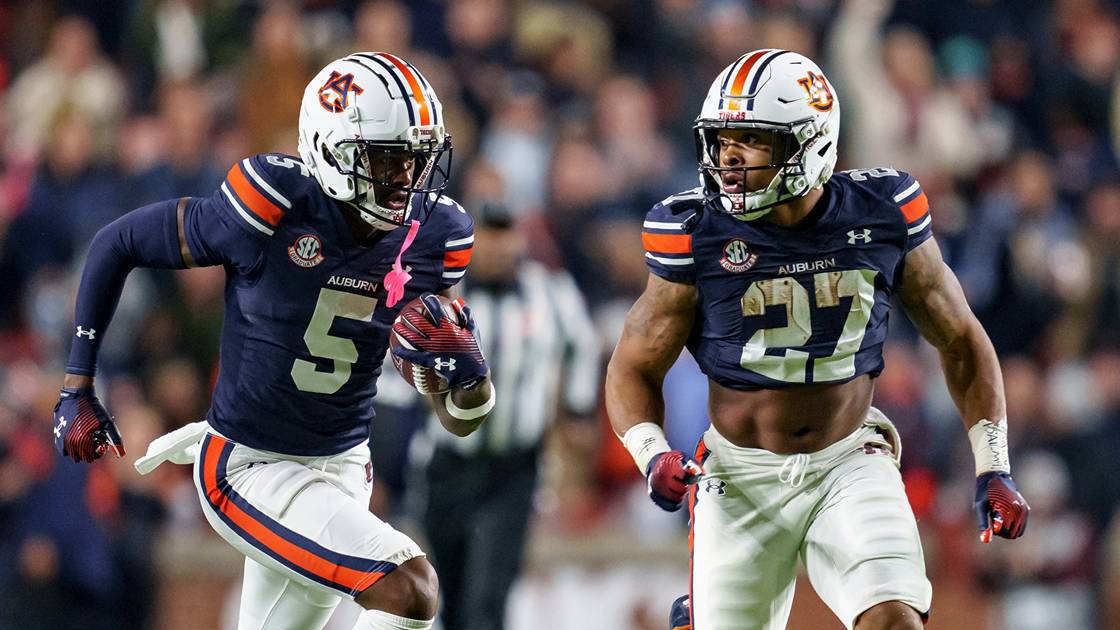 Auburn's Hunter, Lambert-Smith voted to Coaches' All-SEC Team - Auburn ...