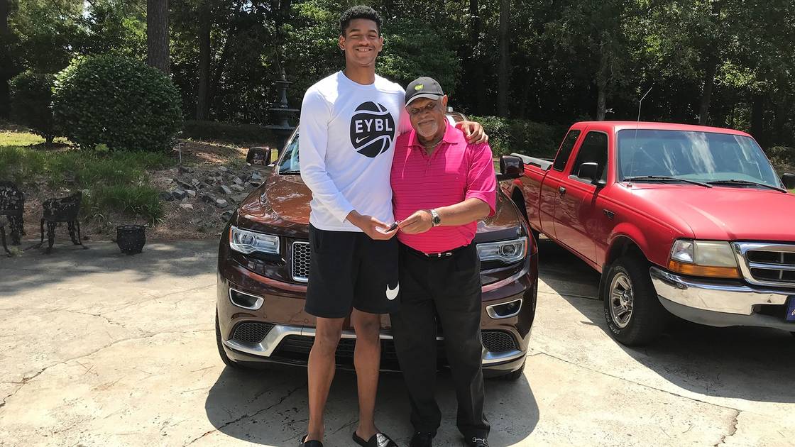 'Still life to live': Grandfather of Auburn's Cardwell AUTLIVES cancer ...