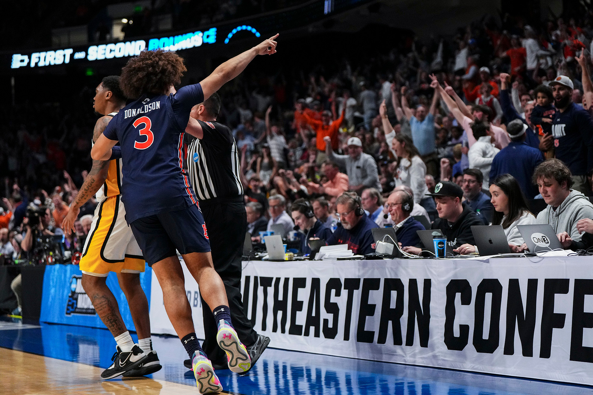 'Not afraid of the moment': Tre Donaldson shines in Round of 64 win ...