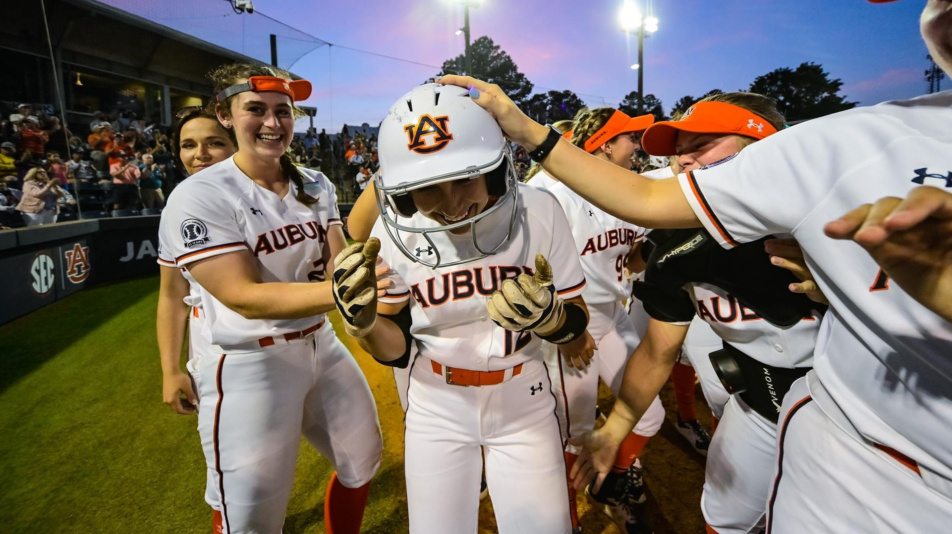 Auburn softball to appear on 10 national broadcasts - Auburn Tigers ...