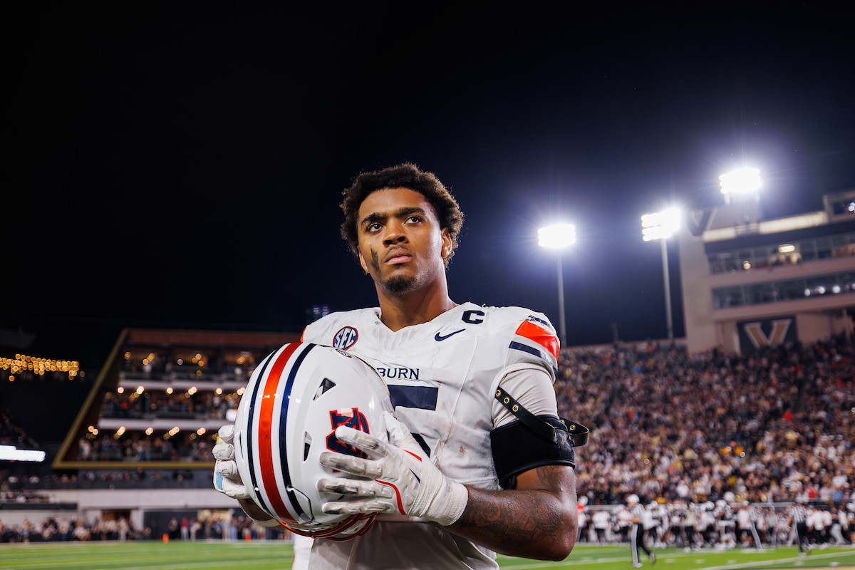 Keldric Faulk Honored as Lott Trophy Semifinalist - Auburn Tigers ...