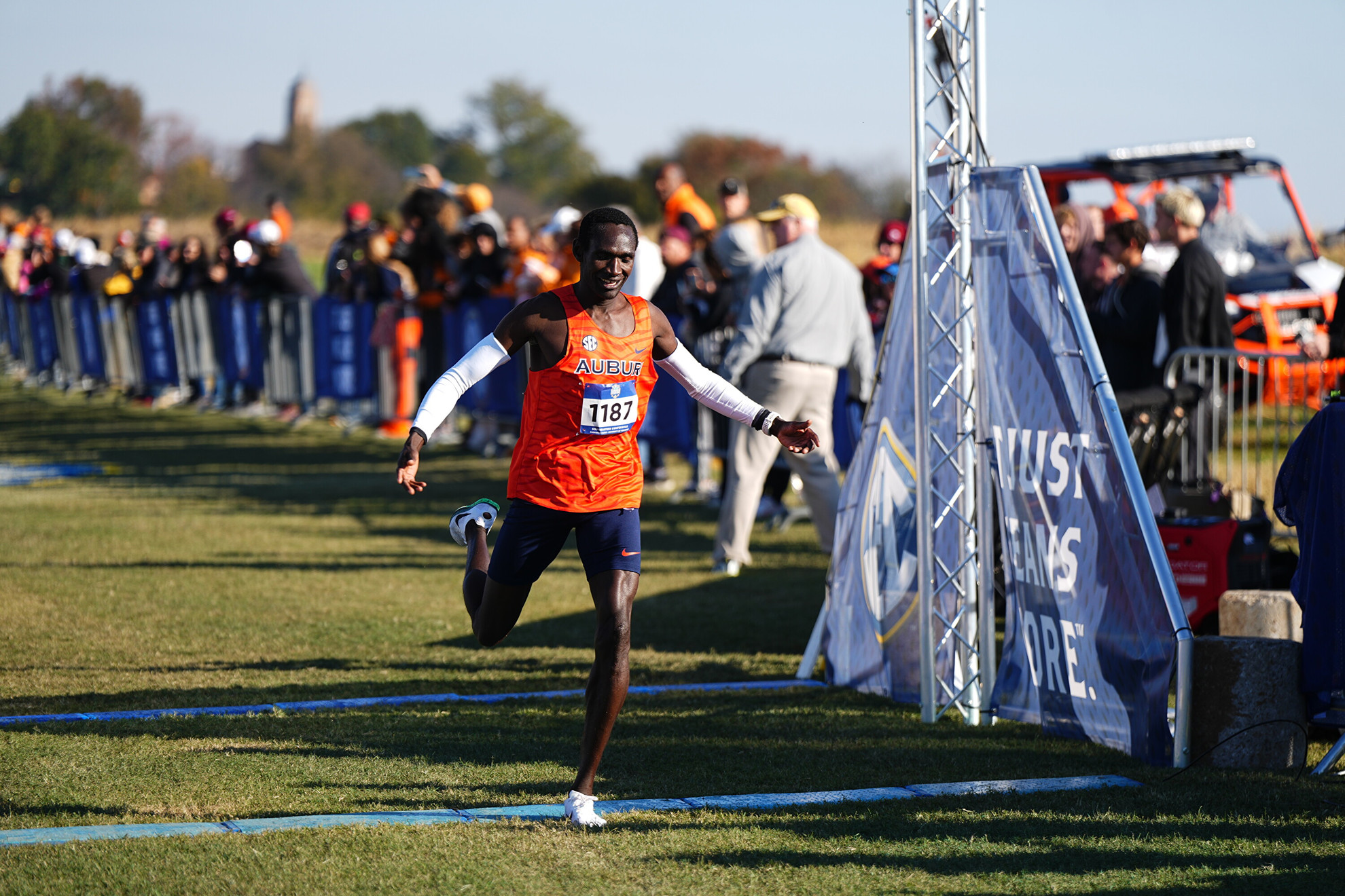 Chebii earns silver at SEC Cross Country Championships - Auburn Tigers ...
