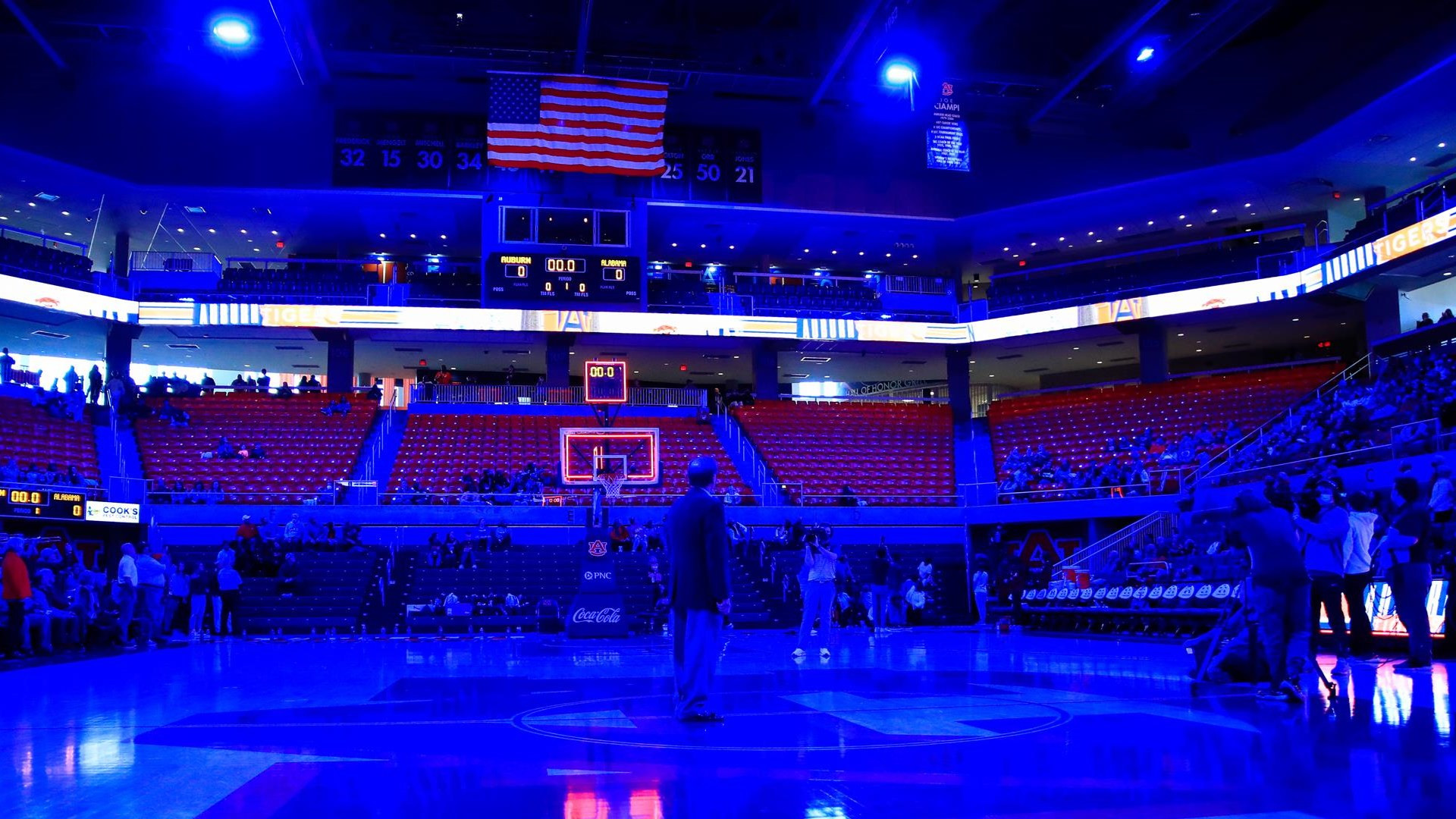 Auburn women's basketball celebrates 50 years, Joe Ciampi banner ...