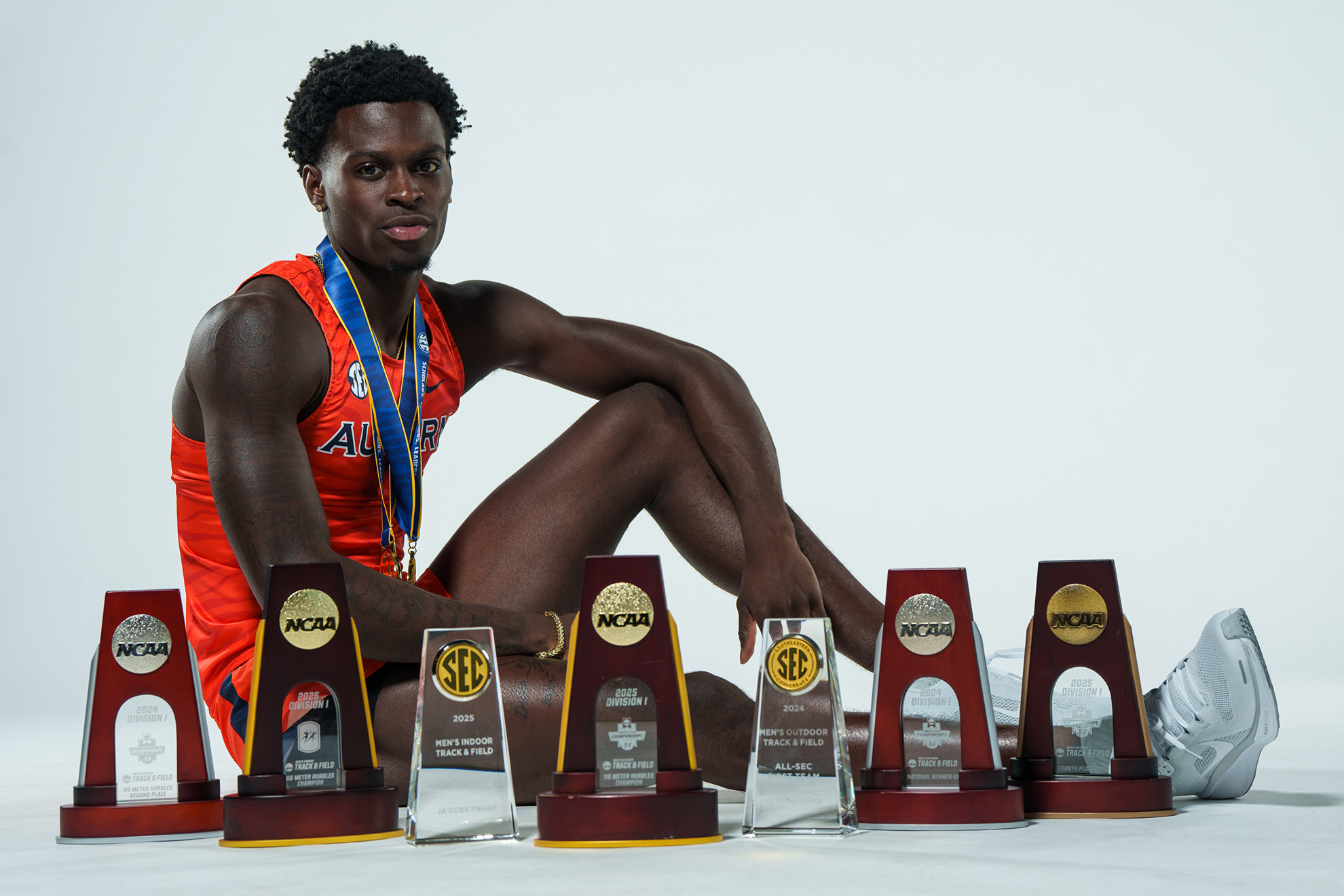 Ja’Kobe Tharp caps off historic season as The Bowerman Finalist ...