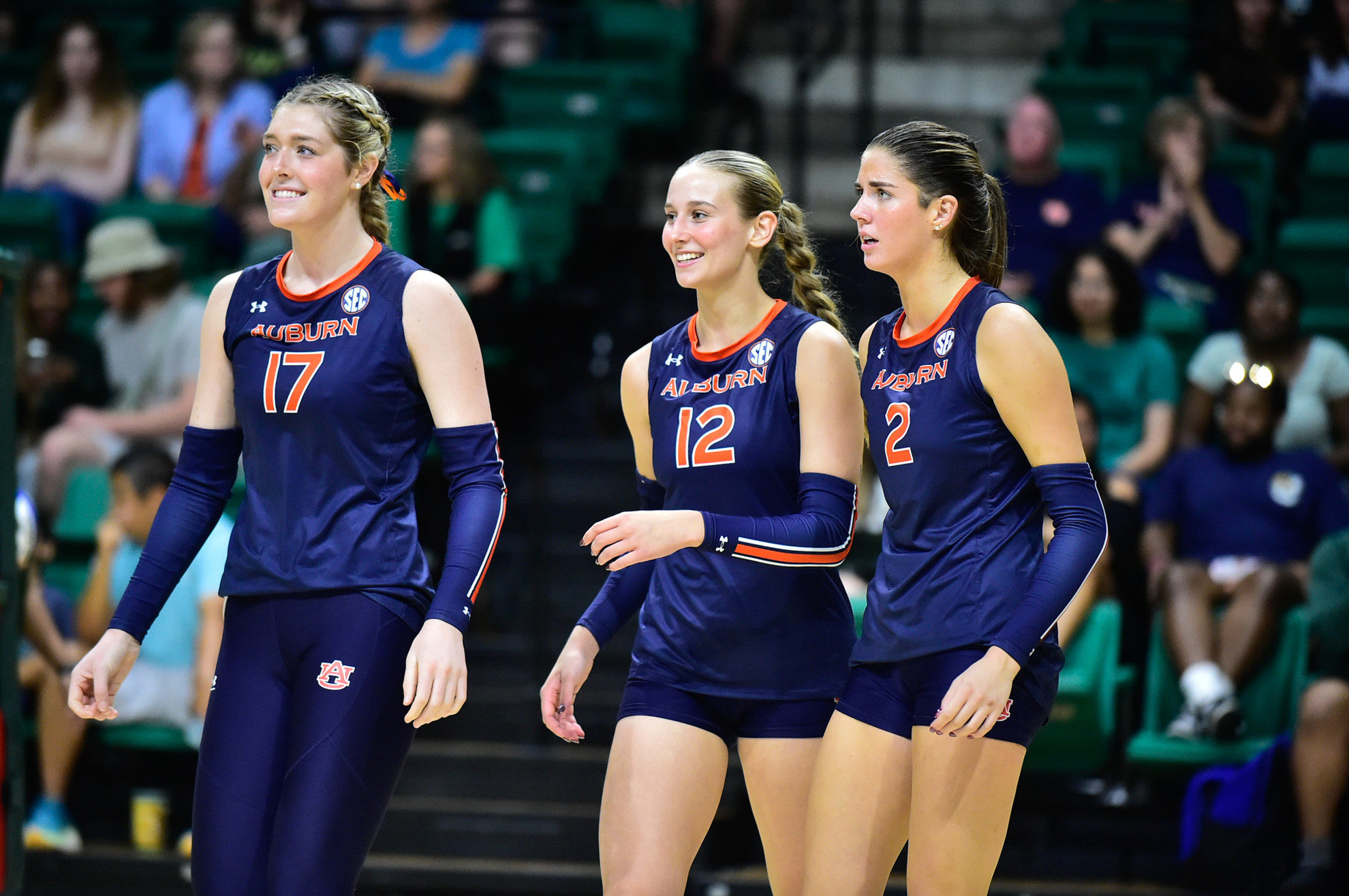 Volleyball hosts block party in Birmingham, sweeps UAB - Auburn Tigers ...