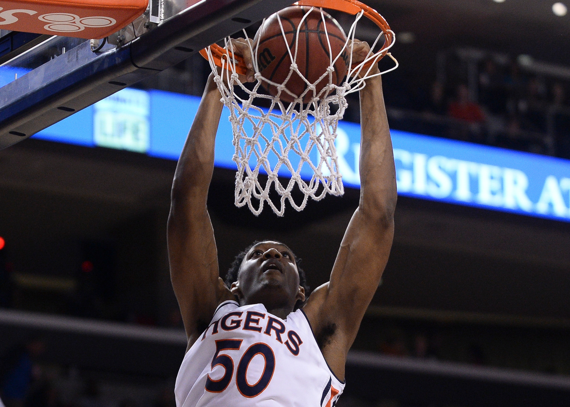 Auburn's Austin Wiley with stress fracture, no surgery - Auburn Tigers ...