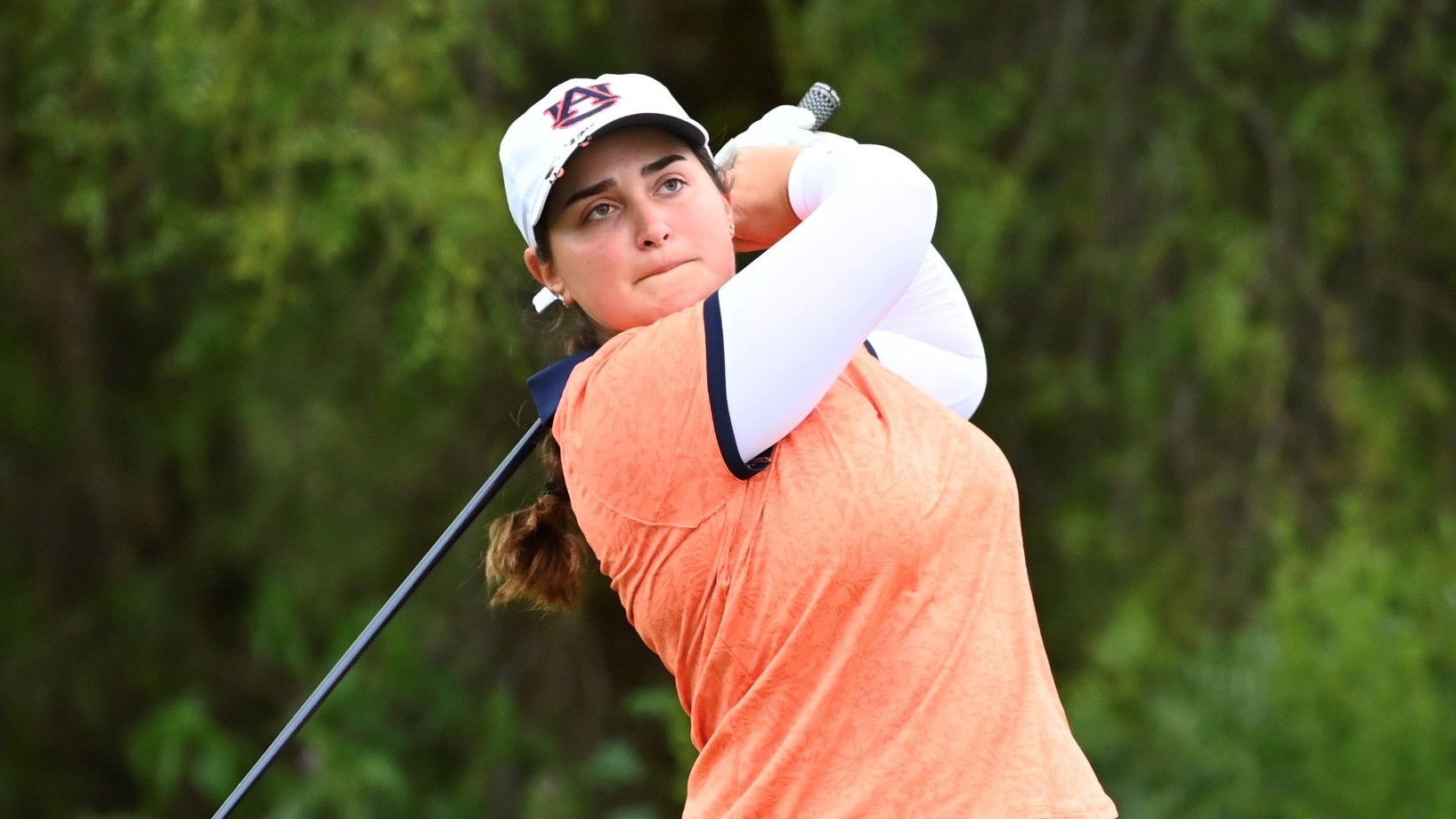 Weidenfeld leads No. 6 Auburn through second round of NCAA Championship ...