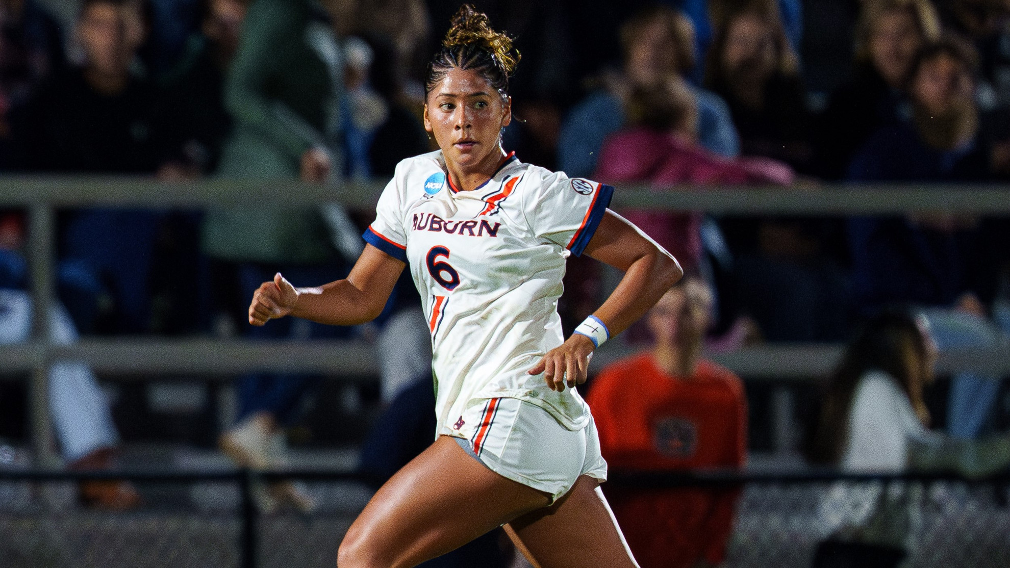 Becky Contreras signs professional contract with Athletico de San Luis ...
