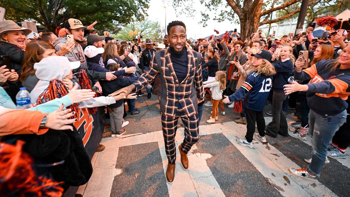 ‘A family like that’: Williams overwhelmed by support from Auburn ...