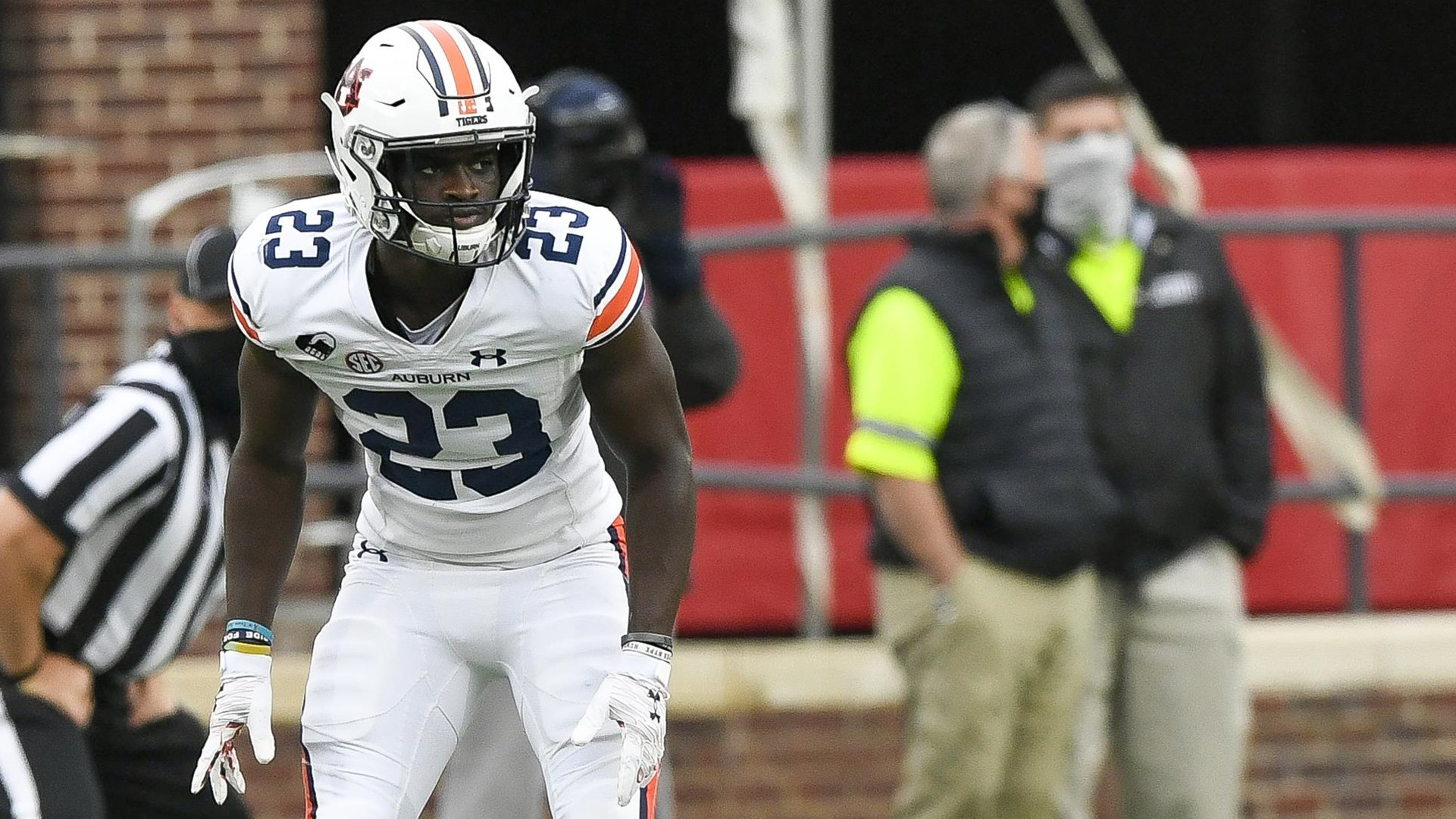 Roger McCreary provides 'game-changing plays' in Auburn win at Ole Miss ...