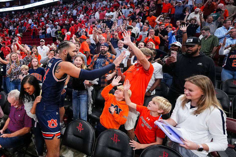 Photo Gallery: #11 Auburn vs. #4 Houston - Auburn Tigers - Official ...