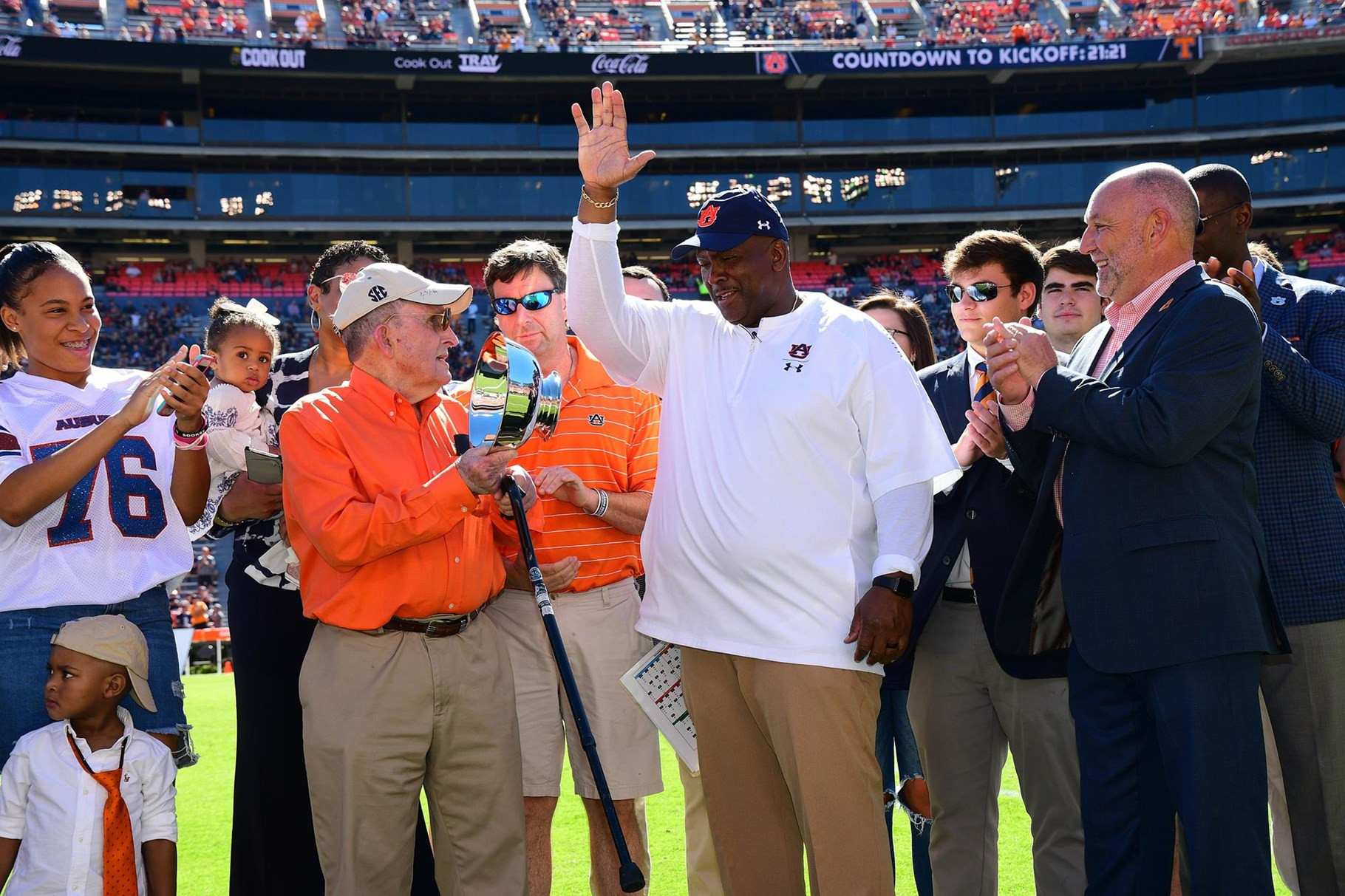 Auburn Men: Rodney Garner, Chette Williams earn Meagher, Owens awards ...