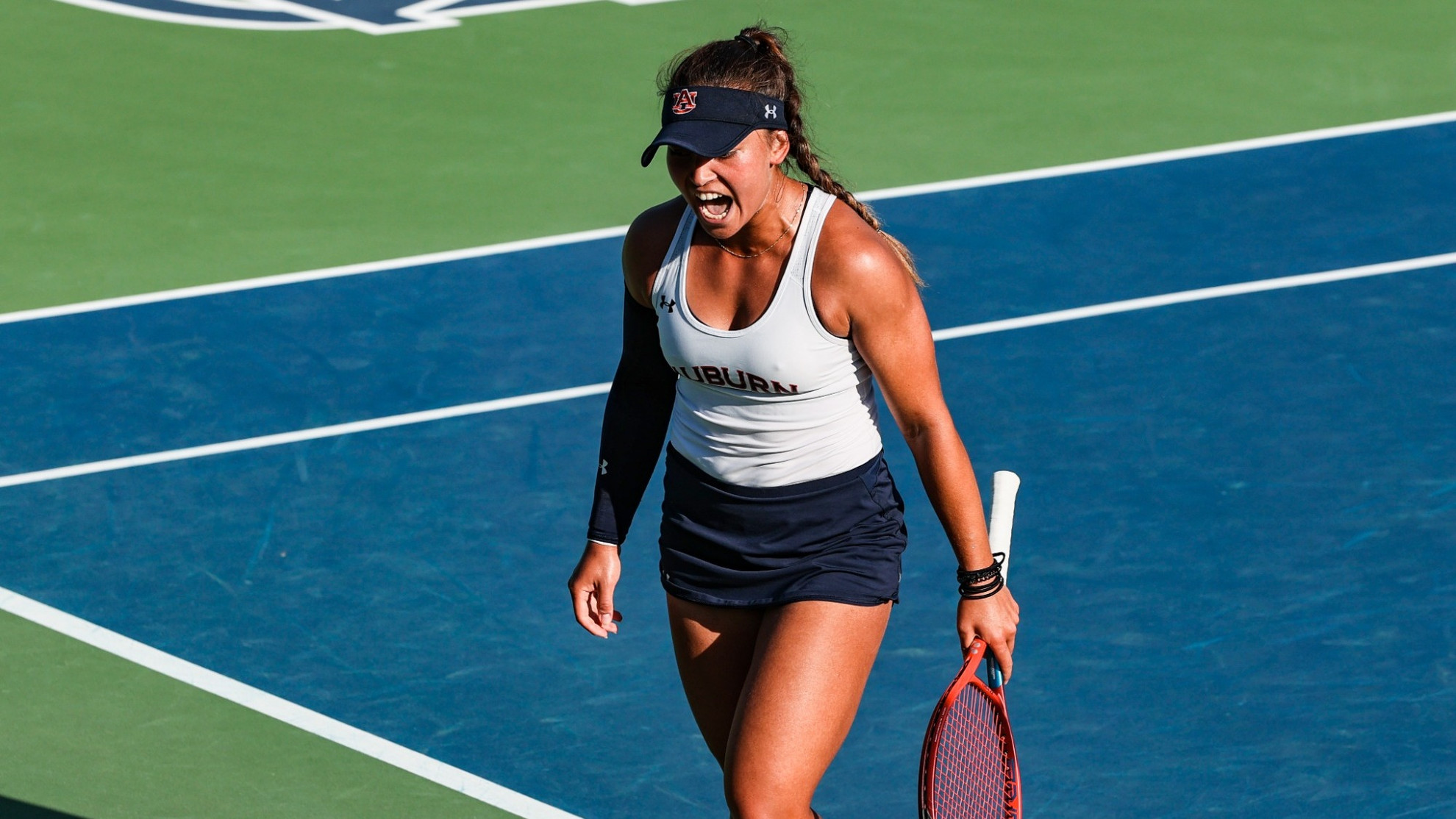 Ovunc shines in return during fall opener - Auburn Tigers - Official ...