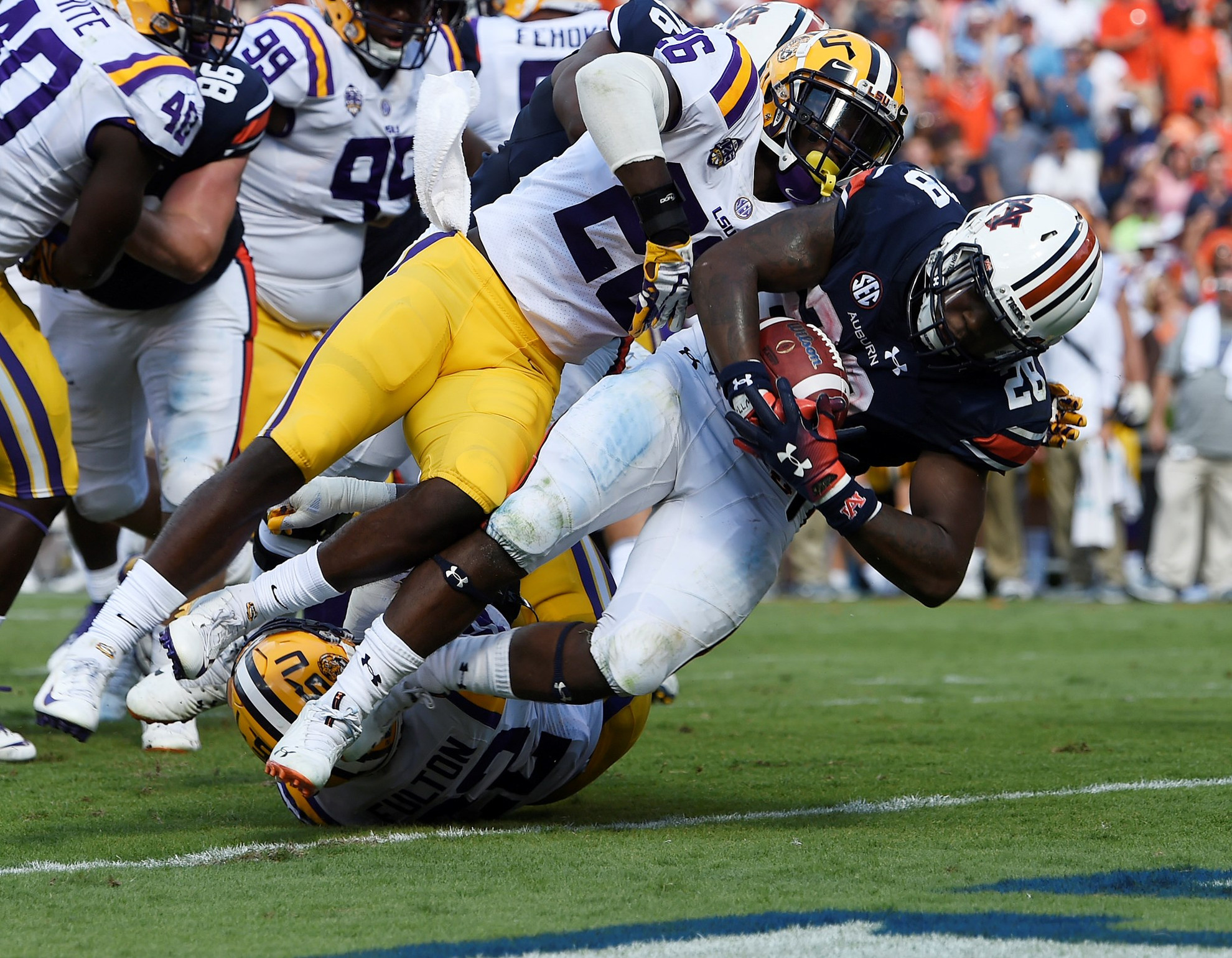 JaTarvious Whitlow reaches century mark as Tigers fall 22-21 in SEC ...