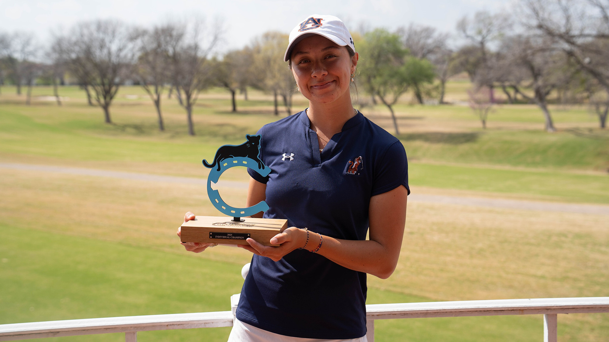 Anna Davis claims individual title at Charles Schwab - Auburn Tigers ...