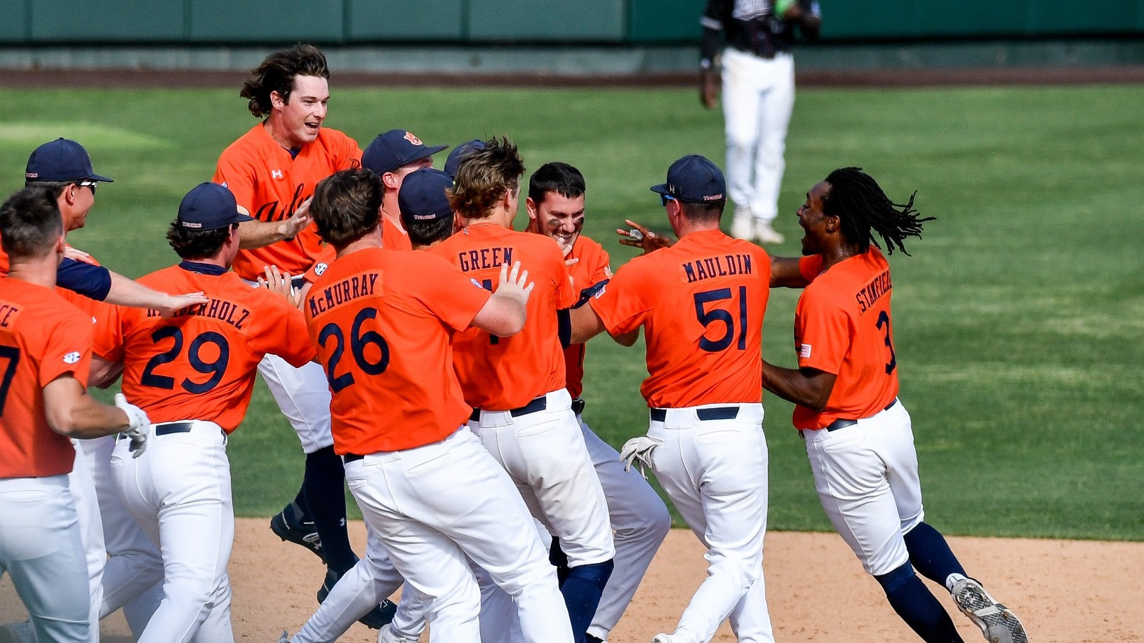 Comeback kids: Auburn erases seven-run deficit in series-clinching ...