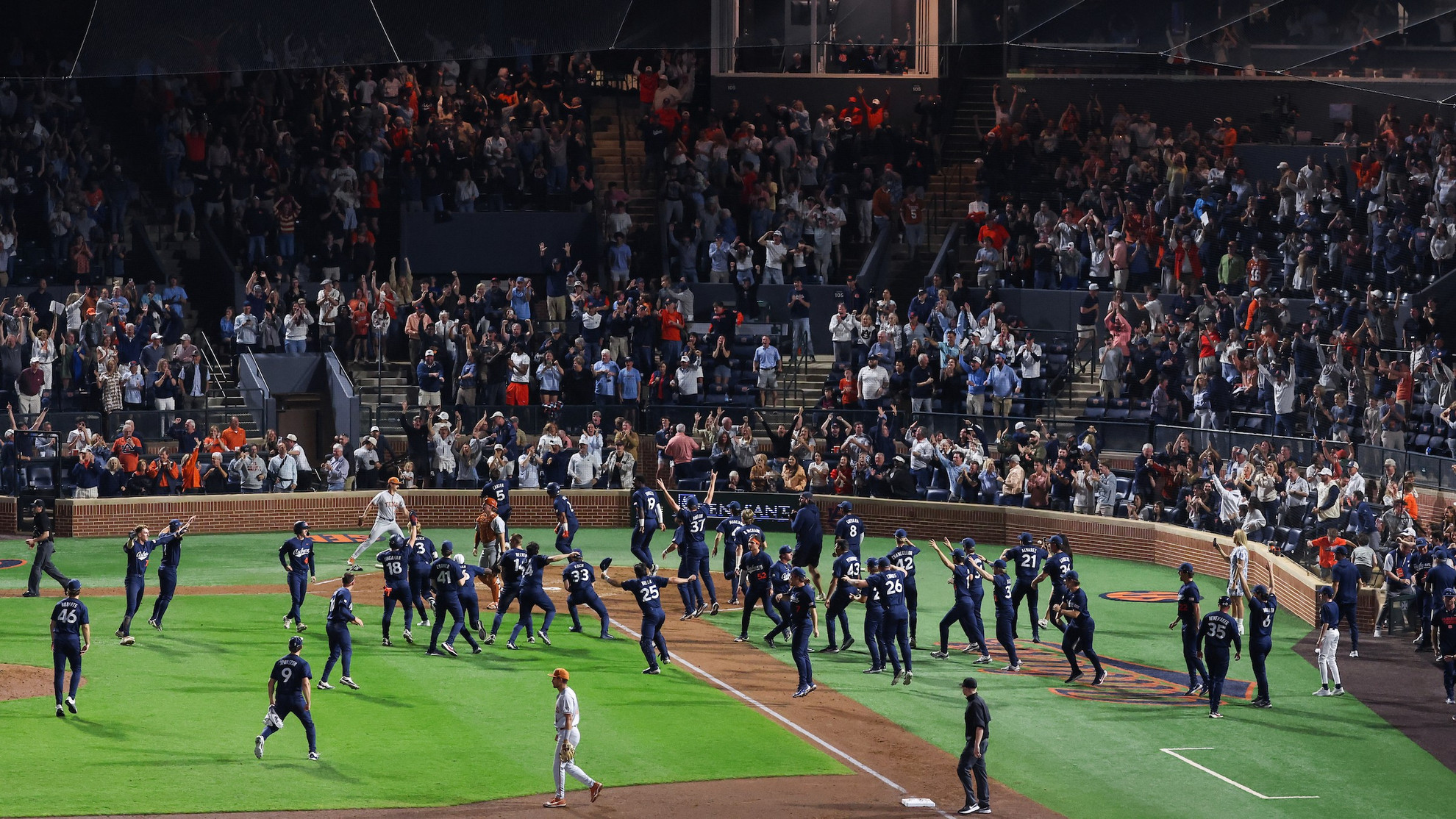 No. 4 Auburn walks off No. 2 Texas on Carter’s three-run swing - Auburn ...