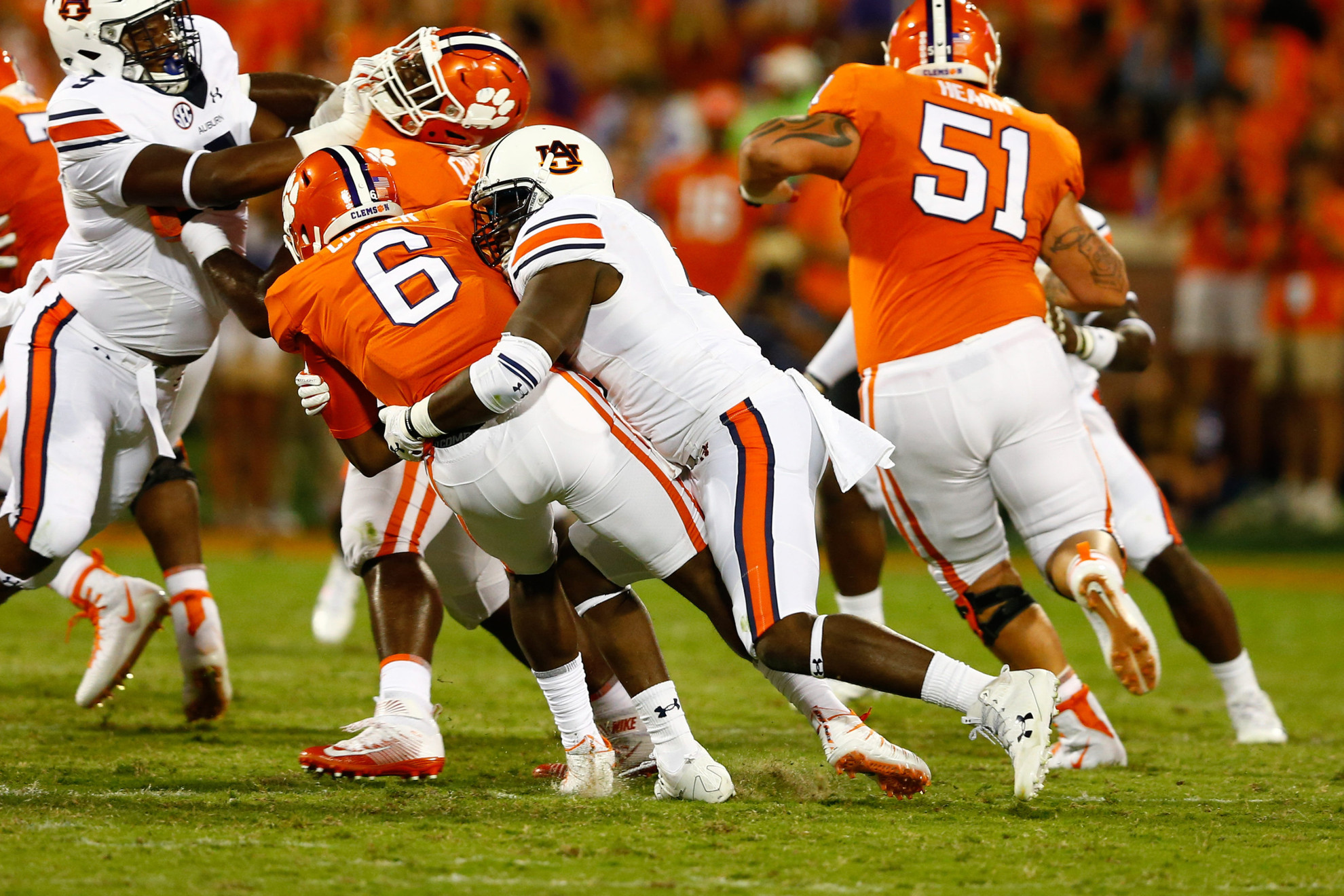 Defense highlights Auburn's first road game in top 15 clash - Auburn ...