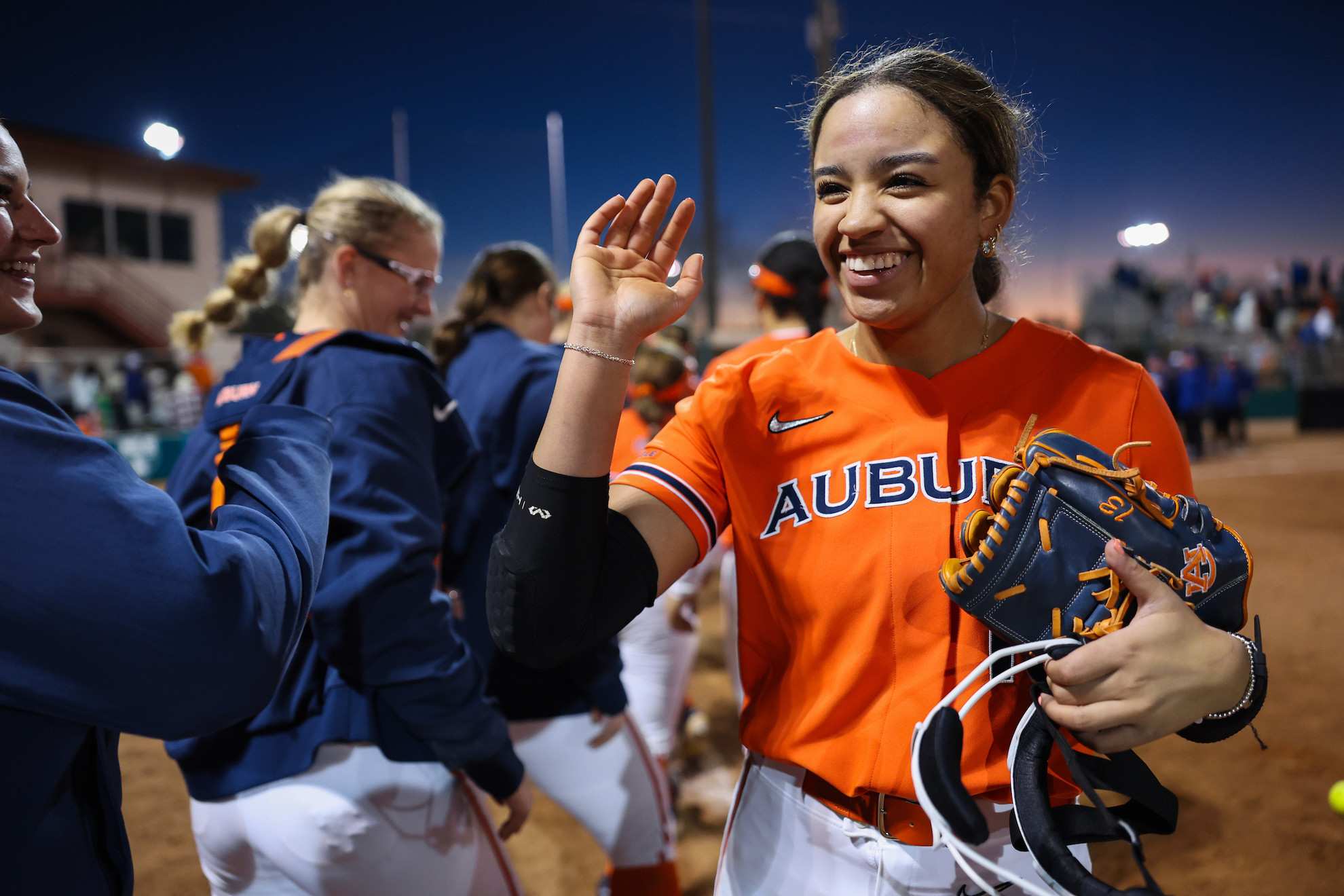 Softball stuns No. 9 Clemson, falls in extras to Pitt - Auburn Tigers ...