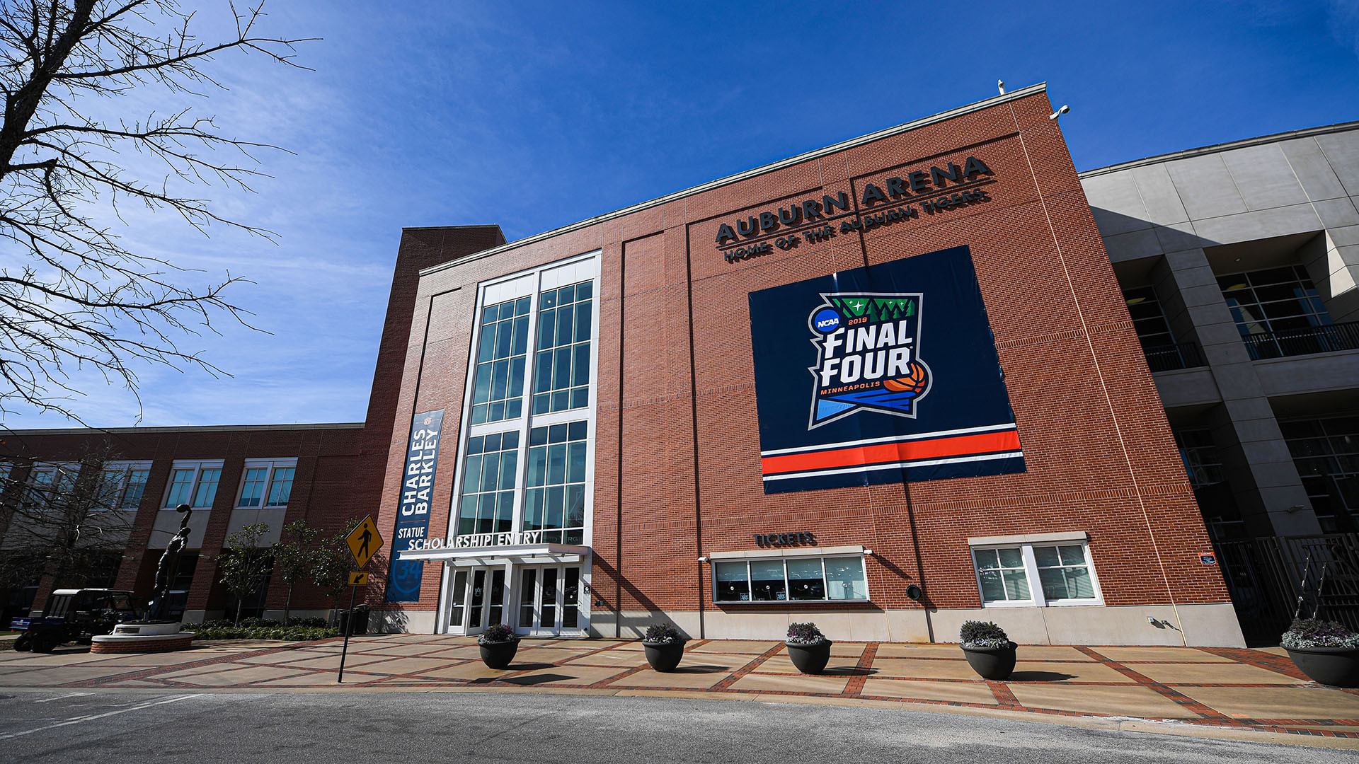 Neville Arena: Auburn Trustees approve arena name change, basketball ...
