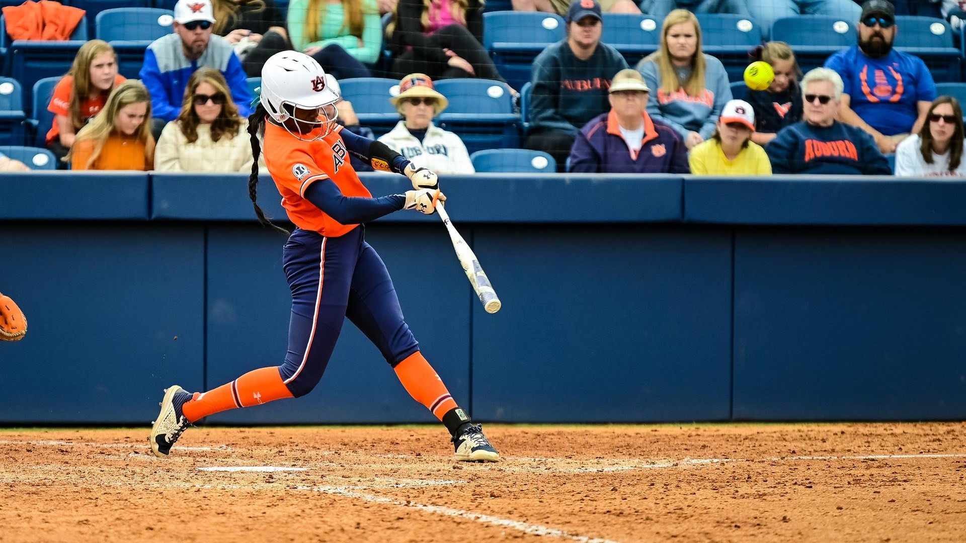 No. 17 Tigers drop middle game to No. 7 Florida - Auburn Tigers ...