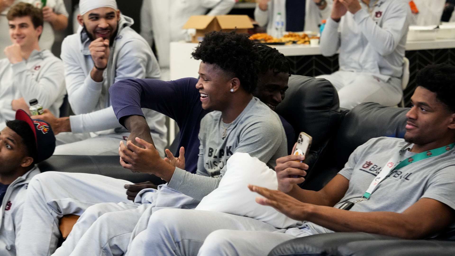 Auburn Makes Big Dance As 9 Seed To Face Iowa In Birmingham Auburn