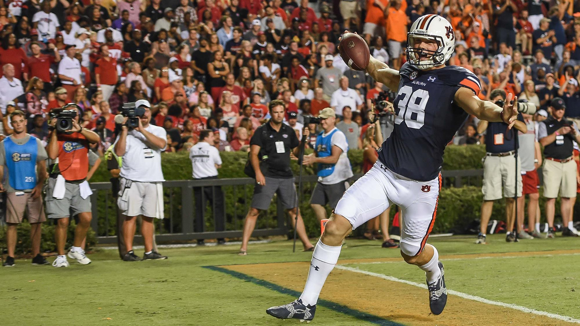 Daniel Carlson - Football 2017 - Auburn Tigers - Official Athletics Website