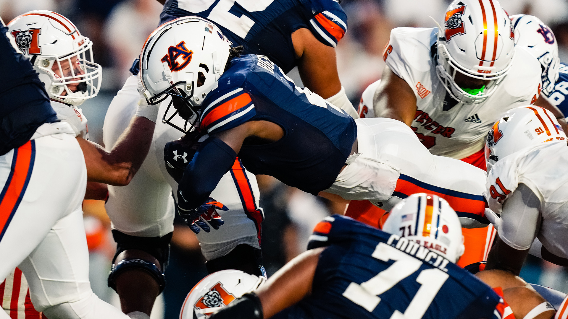 Big-play Tigers beat Mercer 42-16 in season opener - Auburn Tigers ...