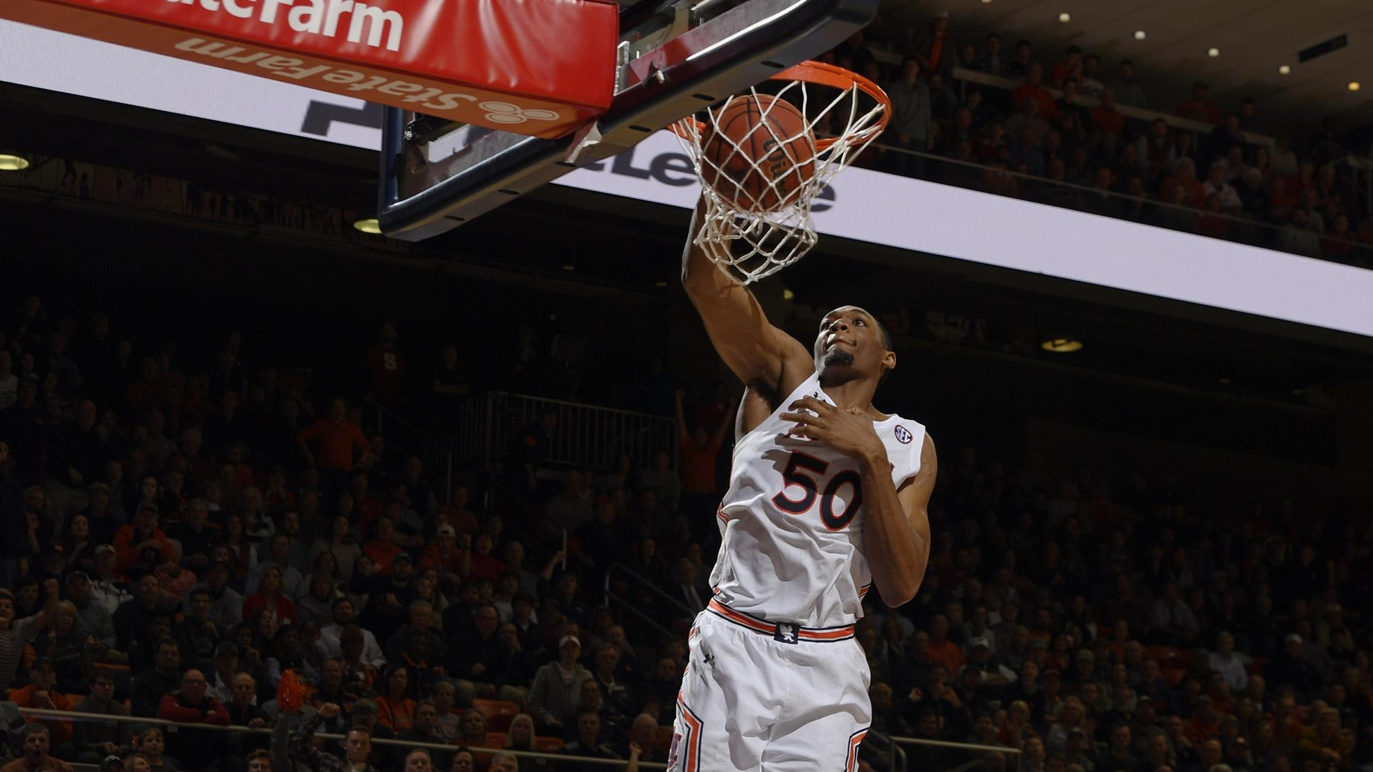 Austin Wiley tabbed to SEC Community Service Team - Auburn Tigers ...