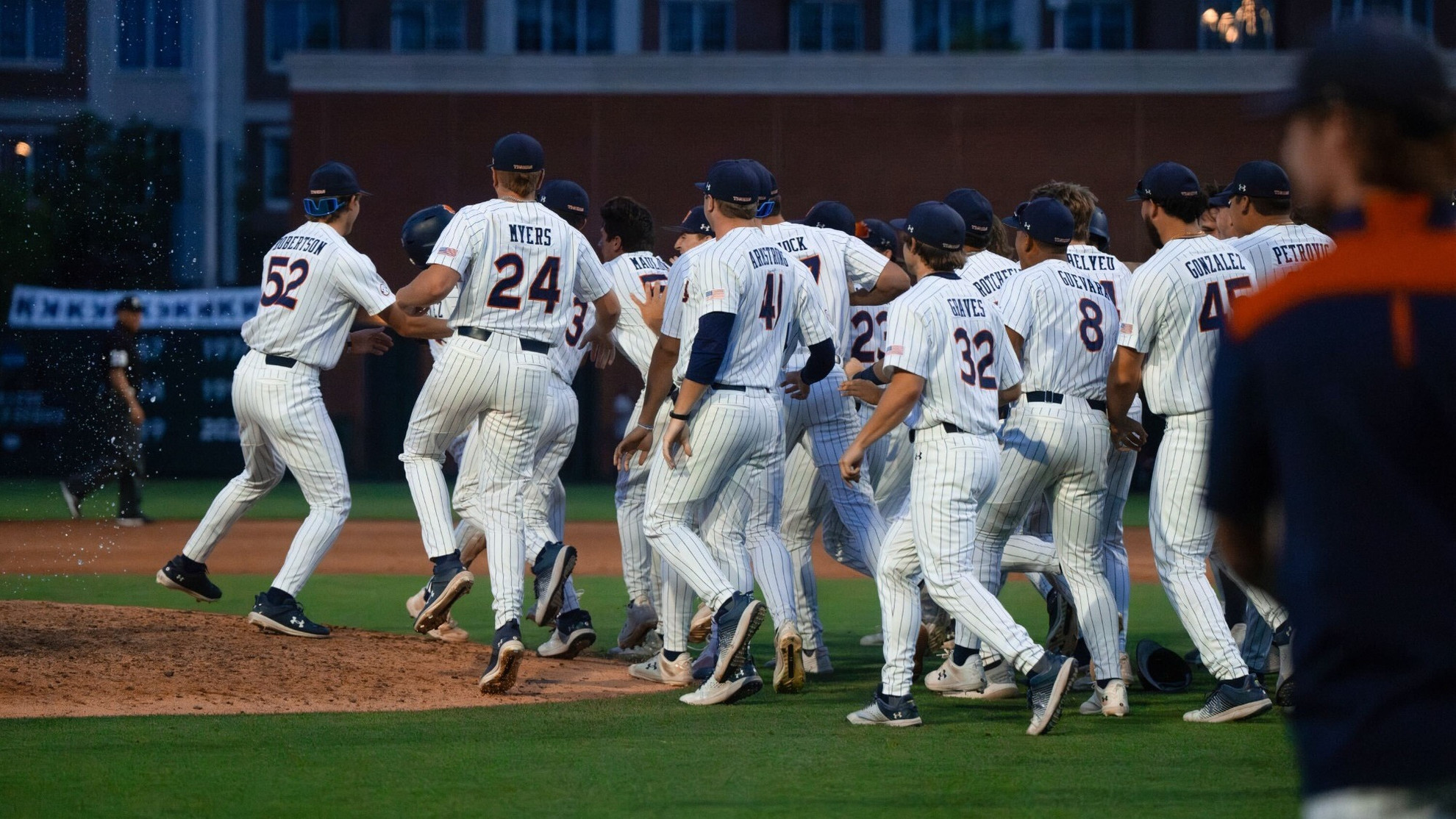 Auburn wins back-and-forth finale on walk-off passed ball - Auburn ...