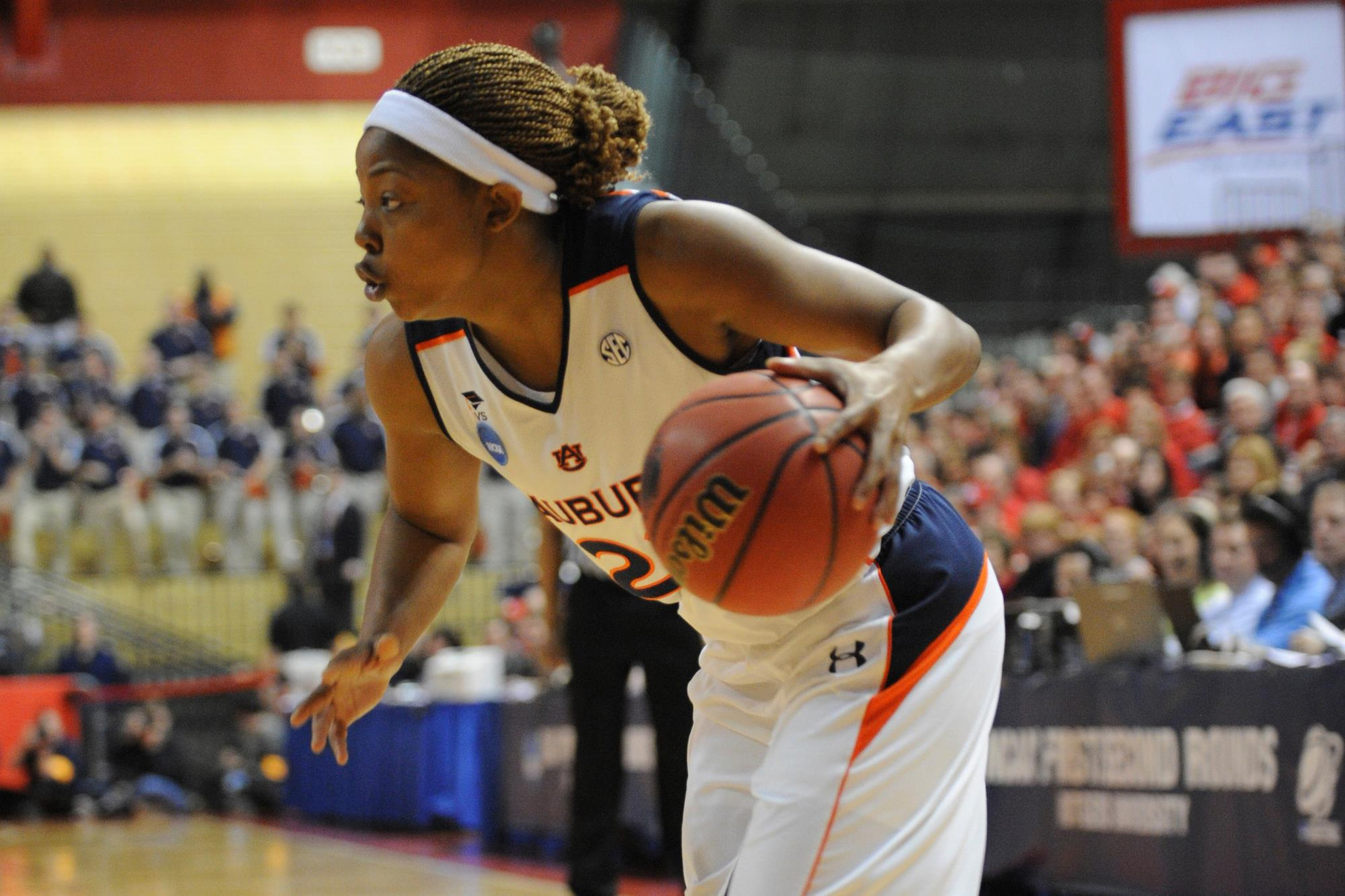 Reneisha Hobbs joins Auburn women's hoops staff - Auburn Tigers ...
