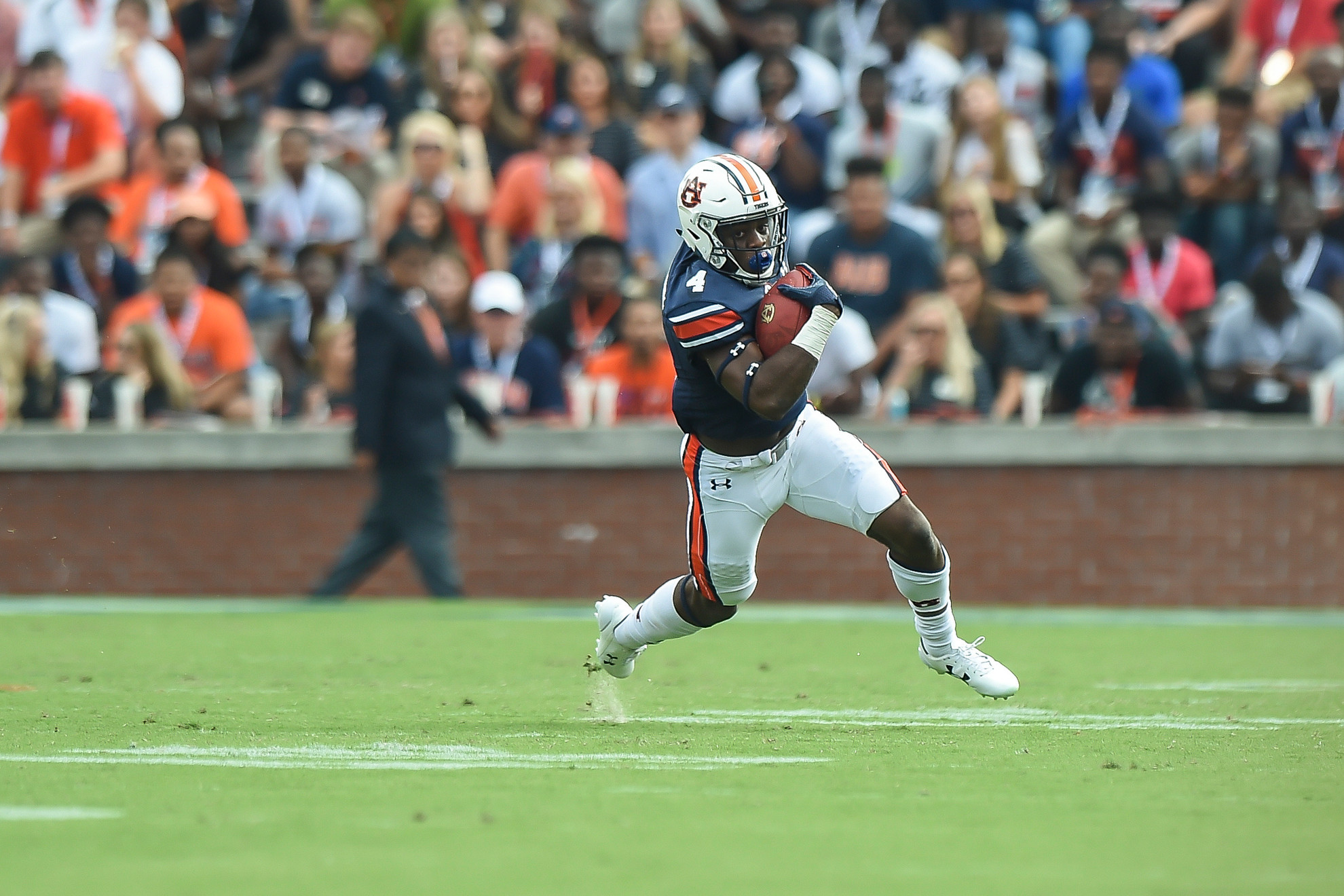 Notebook: Darius James 'walking around' after scary injury - Auburn ...
