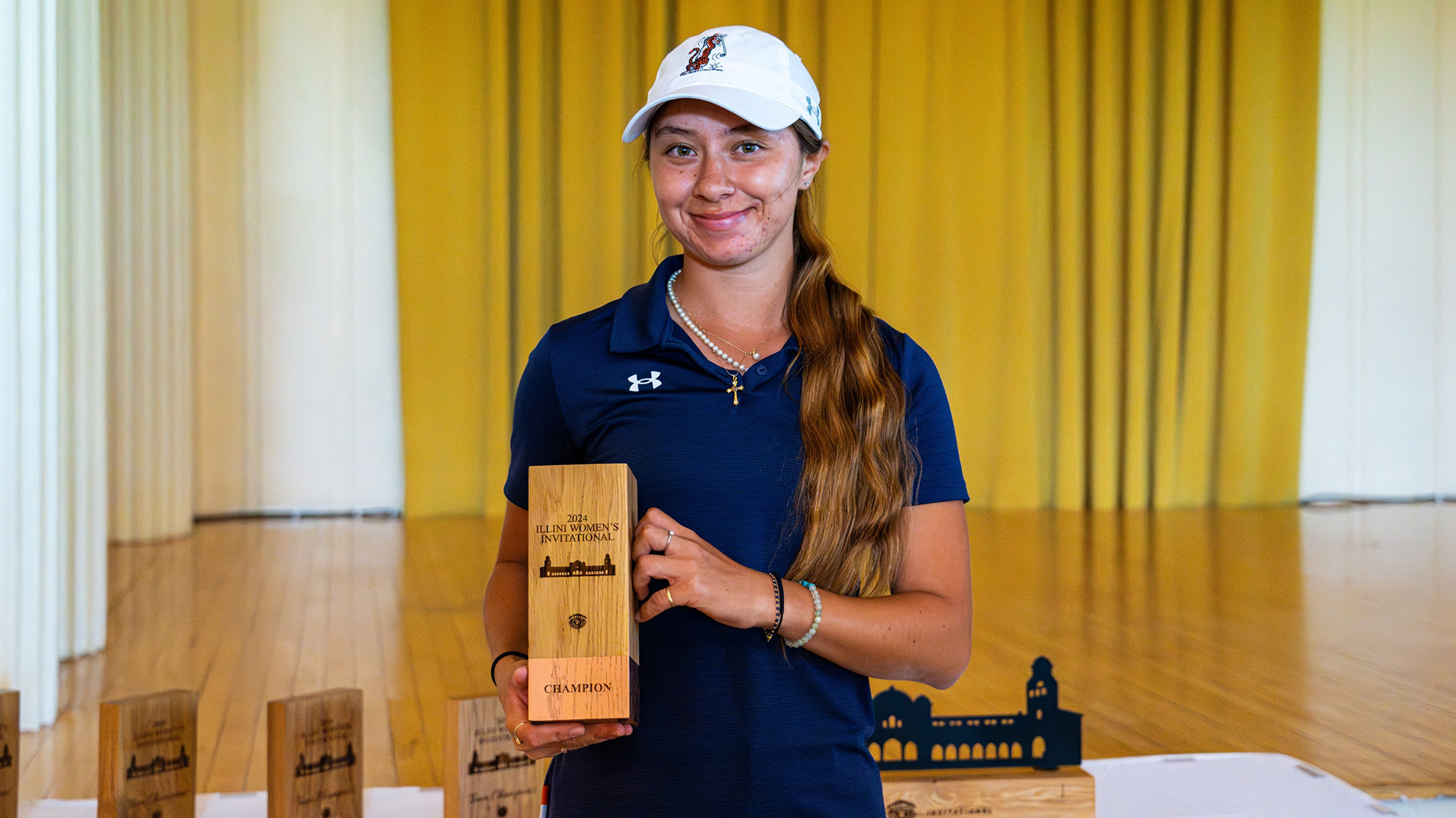 Davis breaks program record, captures title at Illini Women’s ...