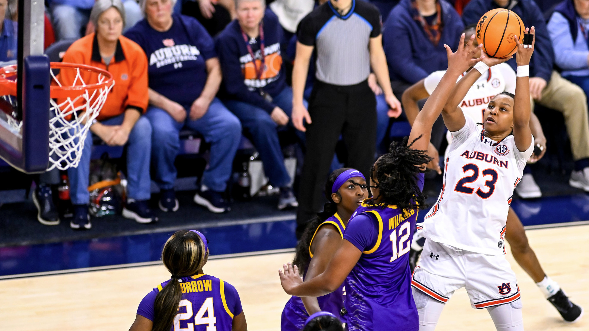 Honesty Scott-Grayson earns SEC, national weekly awards - Auburn Tigers ...