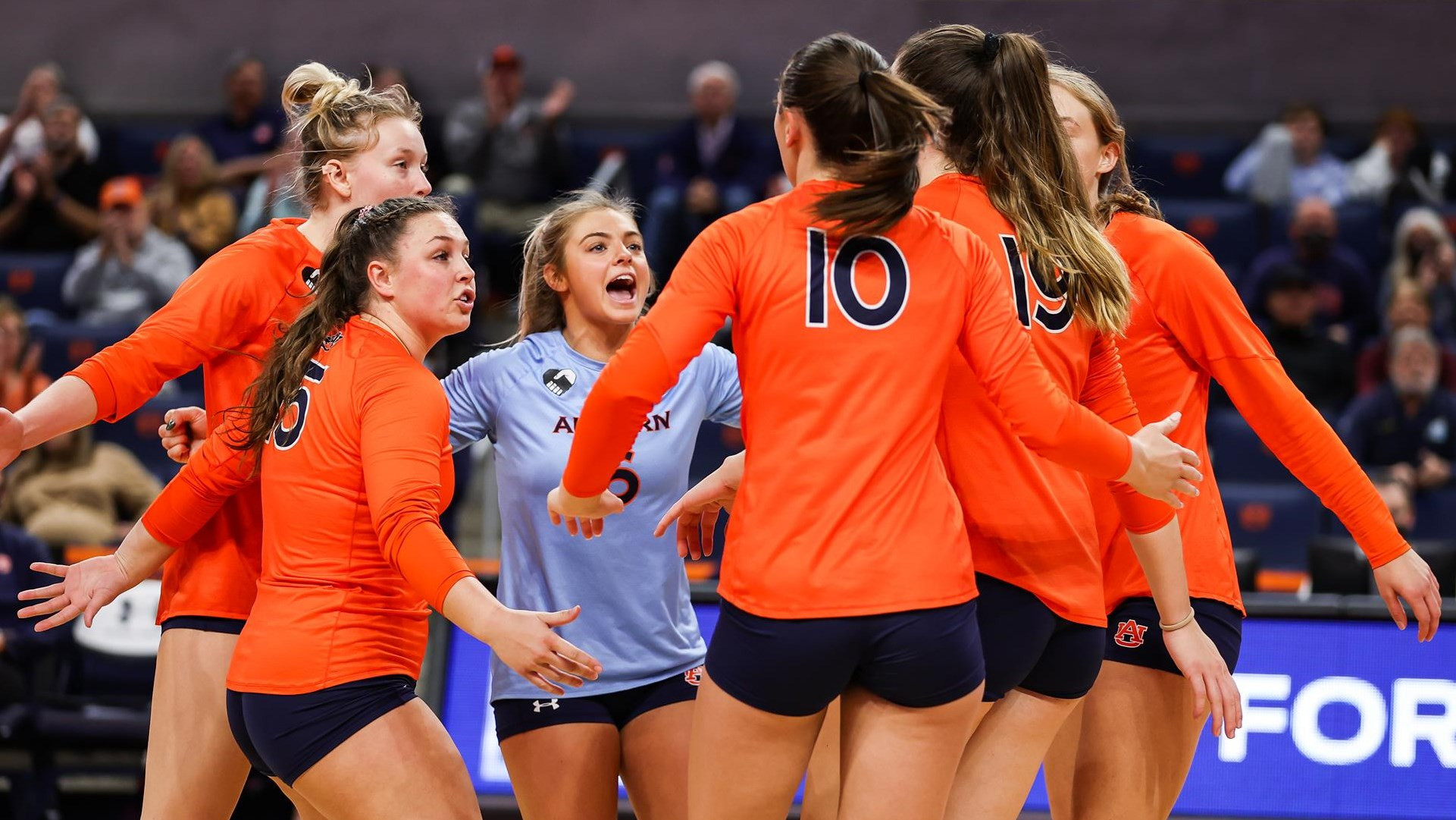Volleyball ready for top-25 road test at Florida - Auburn Tigers ...